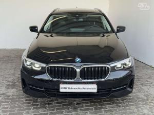 Black BMW 530 2022 in Kaunas, with an engine capacity of 2.00 L and mileage of 86 thousand km for 33102 €, photo 2 on AUTOMOTO.COM.LV
