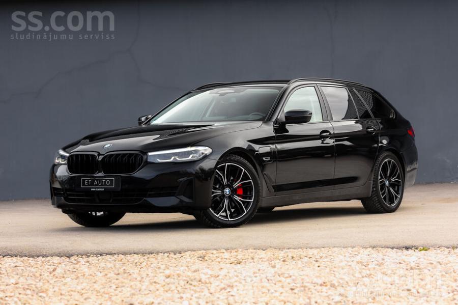 Black BMW 530 2022 in Jelgava, with an engine capacity of 2.00 L and mileage of 186 thousand km for 21800 €, photo 1 on AUTOMOTO.COM.LV