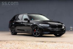 Black BMW 530 2022 in Jelgava, with an engine capacity of 2.00 L and mileage of 186 thousand km for 21800 €, photo 4 on AUTOMOTO.COM.LV