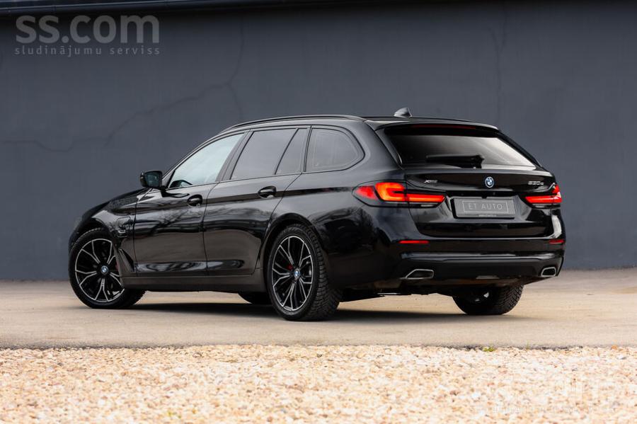 Black BMW 530 2022 in Jelgava, with an engine capacity of 2.00 L and mileage of 186 thousand km for 21800 €, photo 8 on AUTOMOTO.COM.LV