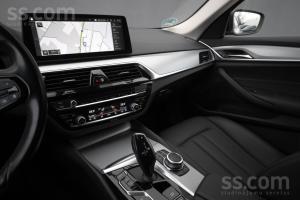 Black BMW 530 2022 in Jelgava, with an engine capacity of 2.00 L and mileage of 186 thousand km for 21800 €, photo 12 on AUTOMOTO.COM.LV