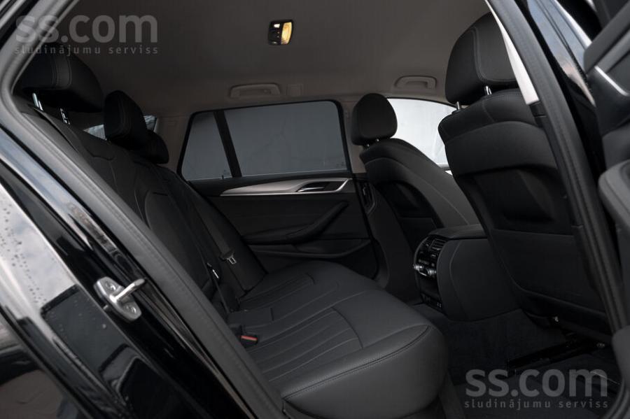 Black BMW 530 2022 in Jelgava, with an engine capacity of 2.00 L and mileage of 186 thousand km for 21800 €, photo 14 on AUTOMOTO.COM.LV