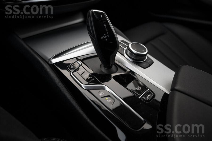 Black BMW 530 2022 in Jelgava, with an engine capacity of 2.00 L and mileage of 186 thousand km for 21800 €, photo 25 on AUTOMOTO.COM.LV