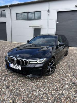 Black BMW 530 2022 in Elektrenai, with an engine capacity of 2.00 L and mileage of 72 thousand km for 35199 €, photo  on AUTOMOTO.COM.LV