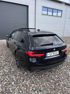 Black BMW 530 2022 in Elektrenai, with an engine capacity of 2.00 L and mileage of 72 thousand km for 35199 €, photo 6 on AUTOMOTO.COM.LV