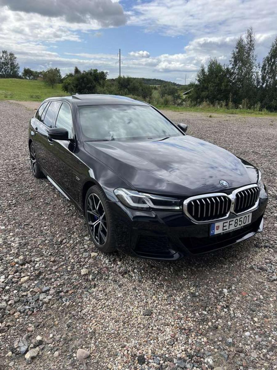 Black BMW 530 2022 in Elektrenai, with an engine capacity of 2.00 L and mileage of 72 thousand km for 35199 €, photo 10 on AUTOMOTO.COM.LV