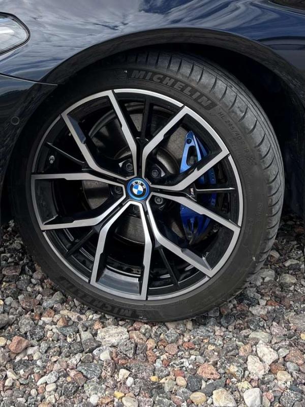 Black BMW 530 2022 in Elektrenai, with an engine capacity of 2.00 L and mileage of 72 thousand km for 35199 €, photo 11 on AUTOMOTO.COM.LV