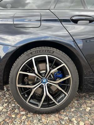 Black BMW 530 2022 in Elektrenai, with an engine capacity of 2.00 L and mileage of 72 thousand km for 35199 €, photo 12 on AUTOMOTO.COM.LV