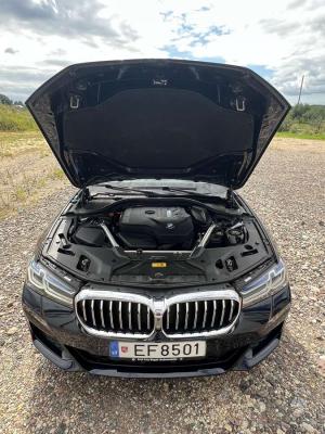 Black BMW 530 2022 in Elektrenai, with an engine capacity of 2.00 L and mileage of 72 thousand km for 35199 €, photo 15 on AUTOMOTO.COM.LV