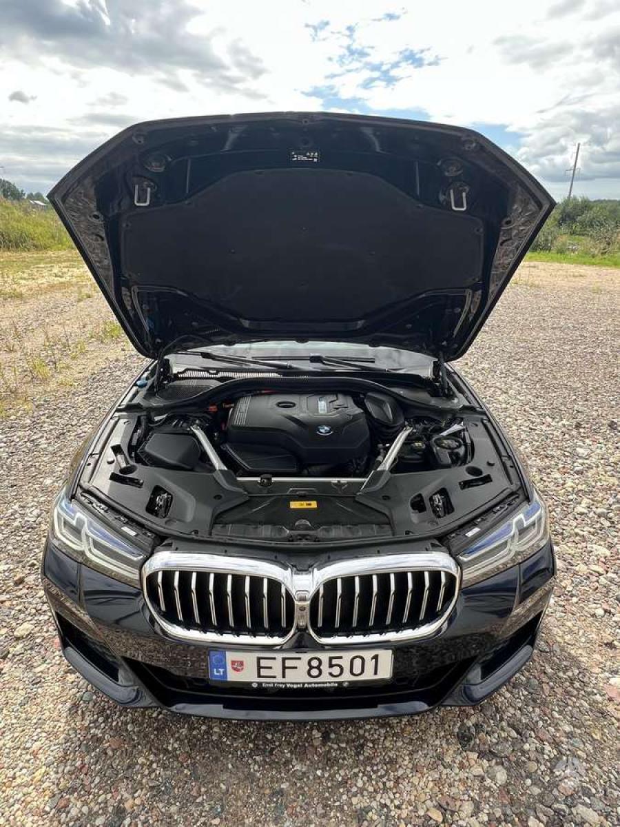 Black BMW 530 2022 in Elektrenai, with an engine capacity of 2.00 L and mileage of 72 thousand km for 35199 €, photo 15 on AUTOMOTO.COM.LV