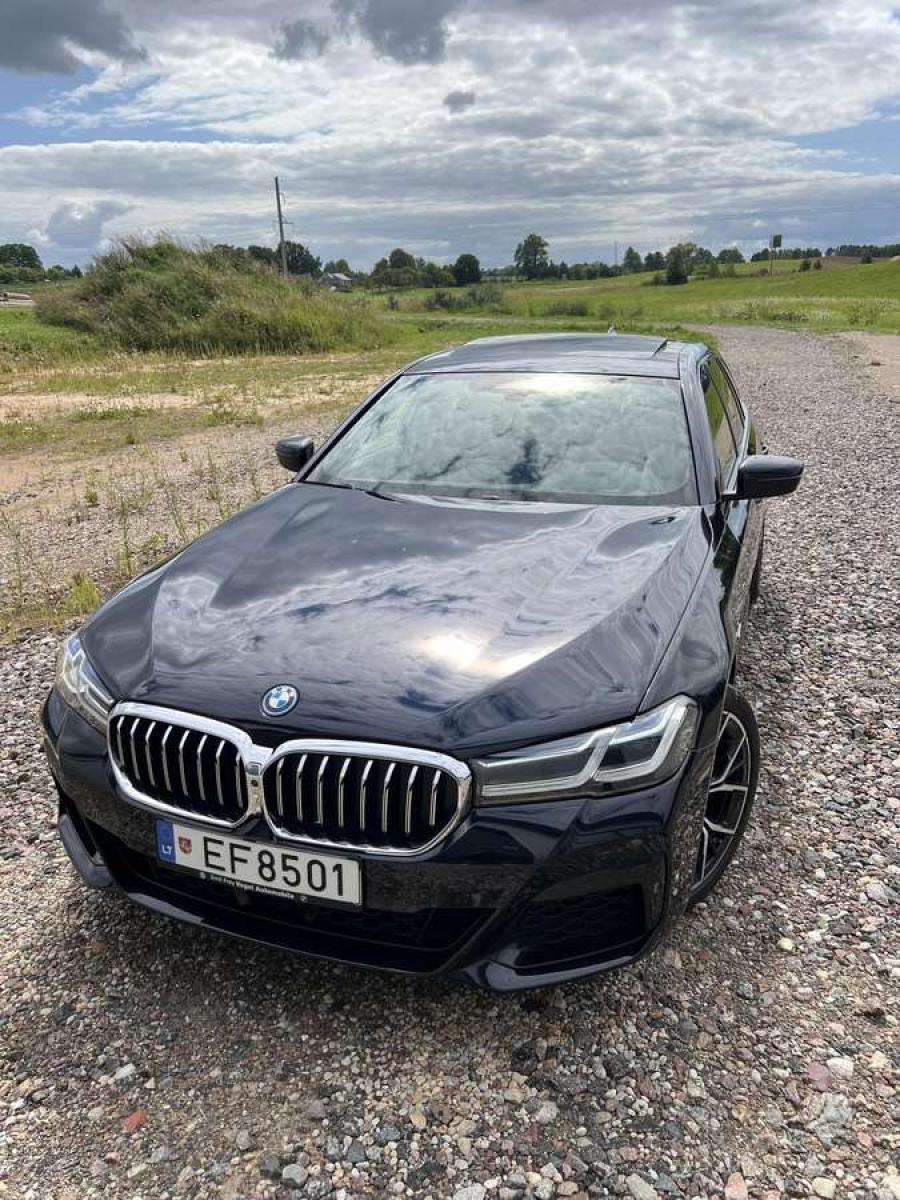 Black BMW 530 2022 in Elektrenai, with an engine capacity of 2.00 L and mileage of 72 thousand km for 35199 €, photo 16 on AUTOMOTO.COM.LV