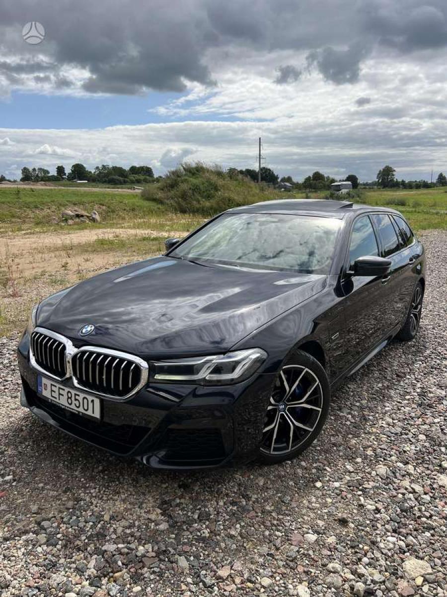 Black BMW 530 2022 in Elektrenai, with an engine capacity of 2.00 L and mileage of 72 thousand km for 35199 €, photo 17 on AUTOMOTO.COM.LV