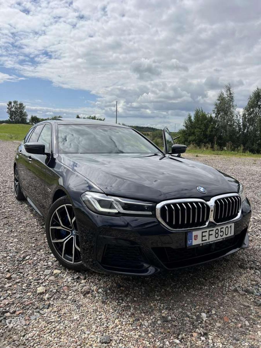 Black BMW 530 2022 in Elektrenai, with an engine capacity of 2.00 L and mileage of 72 thousand km for 35199 €, photo 18 on AUTOMOTO.COM.LV