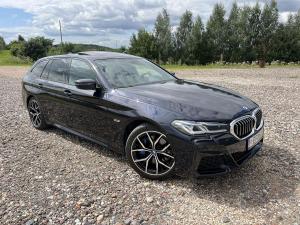 Black BMW 530 2022 in Elektrenai, with an engine capacity of 2.00 L and mileage of 72 thousand km for 35199 €, photo 20 on AUTOMOTO.COM.LV