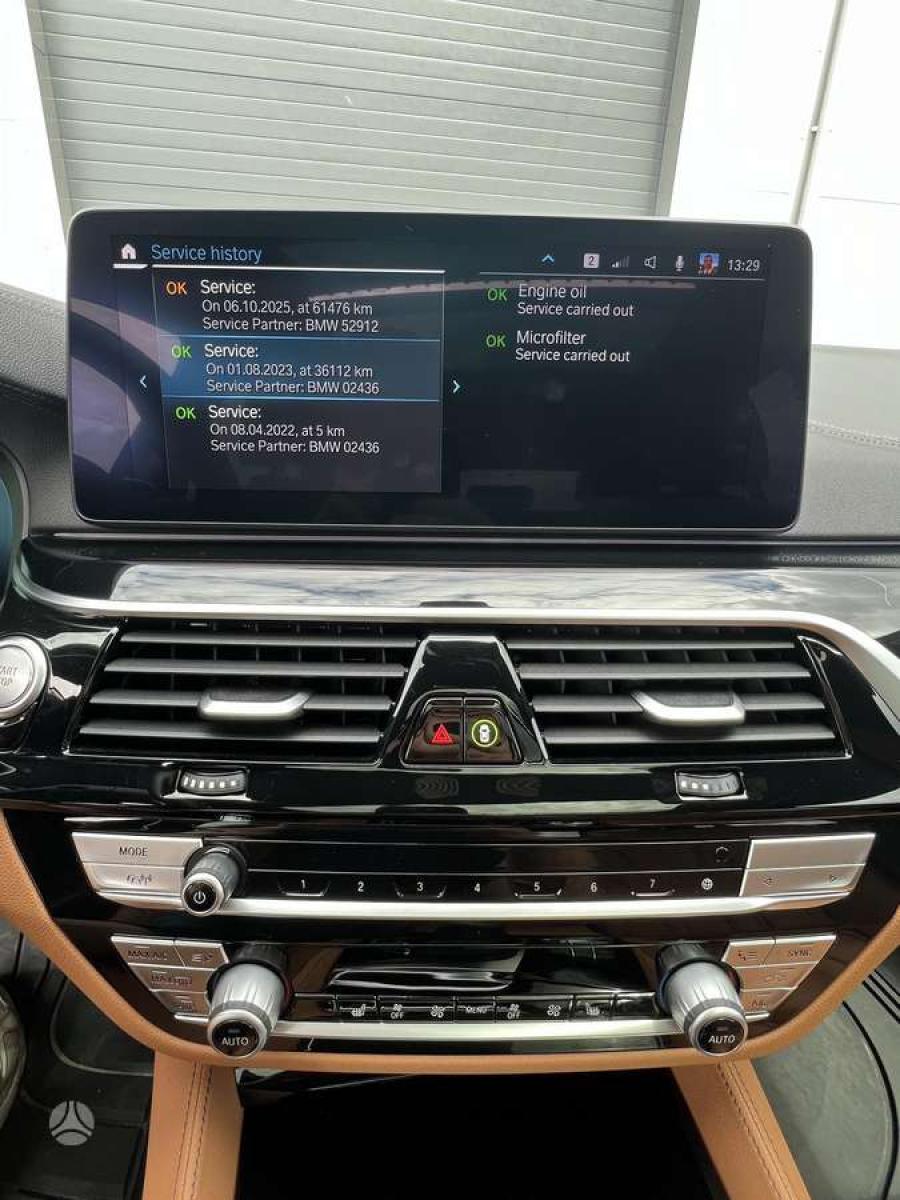 Black BMW 530 2022 in Elektrenai, with an engine capacity of 2.00 L and mileage of 72 thousand km for 35199 €, photo 23 on AUTOMOTO.COM.LV