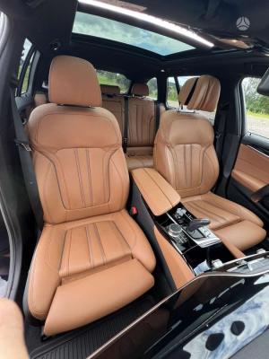 Black BMW 530 2022 in Elektrenai, with an engine capacity of 2.00 L and mileage of 72 thousand km for 35199 €, photo 33 on AUTOMOTO.COM.LV