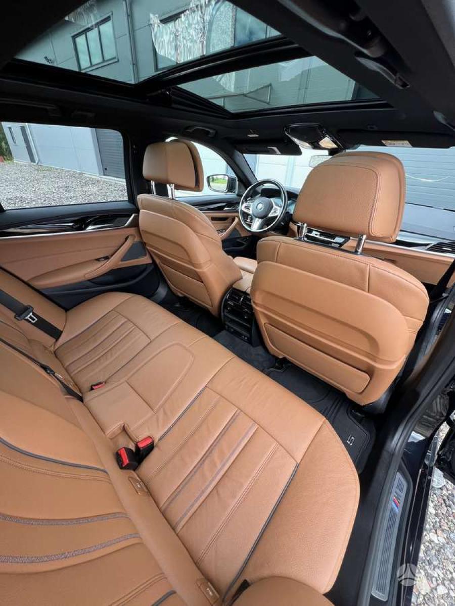 Black BMW 530 2022 in Elektrenai, with an engine capacity of 2.00 L and mileage of 72 thousand km for 35199 €, photo 37 on AUTOMOTO.COM.LV