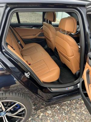 Black BMW 530 2022 in Elektrenai, with an engine capacity of 2.00 L and mileage of 72 thousand km for 35199 €, photo 38 on AUTOMOTO.COM.LV