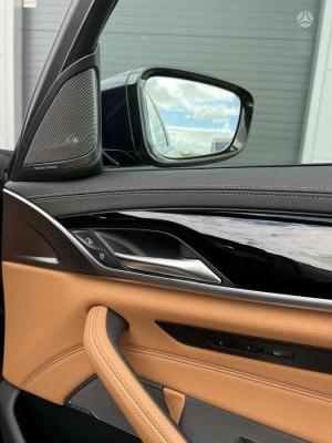 Black BMW 530 2022 in Elektrenai, with an engine capacity of 2.00 L and mileage of 72 thousand km for 35199 €, photo 39 on AUTOMOTO.COM.LV