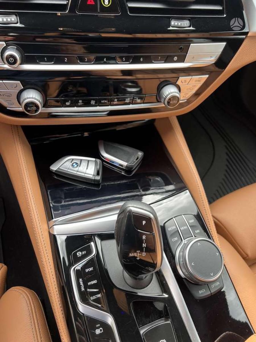 Black BMW 530 2022 in Elektrenai, with an engine capacity of 2.00 L and mileage of 72 thousand km for 35199 €, photo 41 on AUTOMOTO.COM.LV