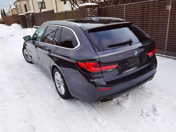 Black BMW 530 2023 in Kaunas, with an engine capacity of 2.99 L and mileage of 159 thousand km for 20700 €, photo 4 on AUTOMOTO.COM.LV