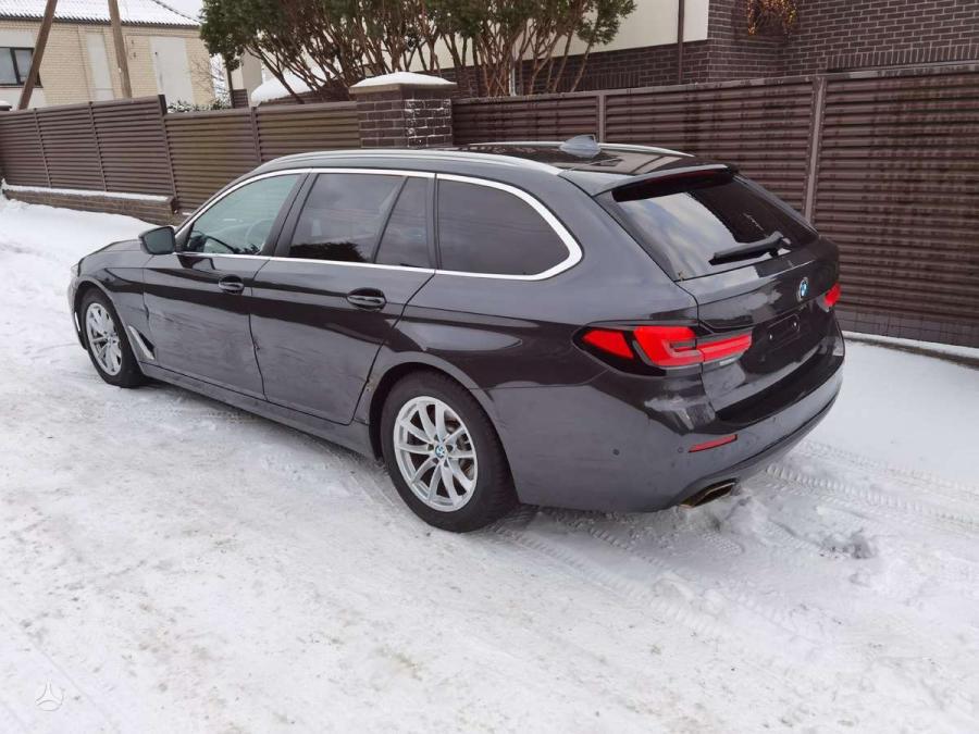 Black BMW 530 2023 in Kaunas, with an engine capacity of 2.99 L and mileage of 159 thousand km for 19900 €, photo 27 on AUTOMOTO.COM.LV