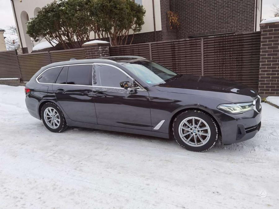 Black BMW 530 2023 in Kaunas, with an engine capacity of 2.99 L and mileage of 159 thousand km for 19900 €, photo 31 on AUTOMOTO.COM.LV