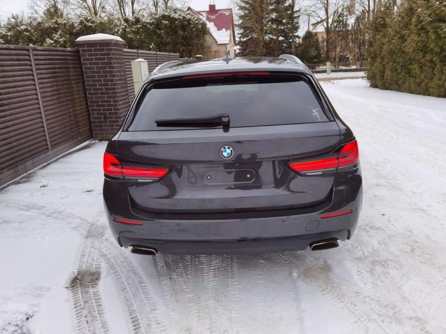 Black BMW 530 2023 in Kaunas, with an engine capacity of 2.99 L and mileage of 159 thousand km for 19900 €, photo 35 on AUTOMOTO.COM.LV