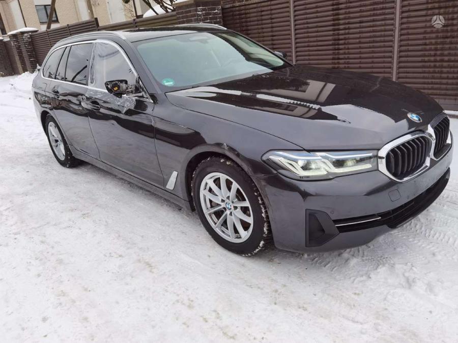 Black BMW 530 2023 in Kaunas, with an engine capacity of 2.99 L and mileage of 159 thousand km for 19900 €, photo 36 on AUTOMOTO.COM.LV