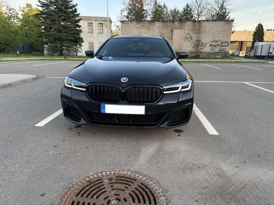 Черный БМВ 530 2023 в Каунас, объемом двигателя 2.99 л и пробегом 70 тыс. км за 39890 €, фото 4 на AUTOMOTO.COM.LV
