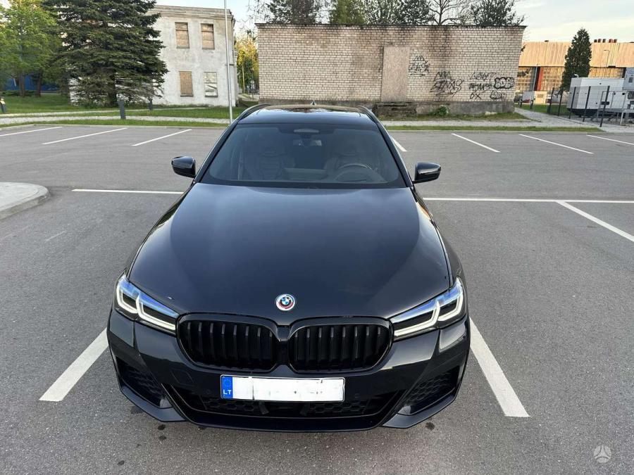 Черный БМВ 530 2023 в Каунас, объемом двигателя 2.99 л и пробегом 70 тыс. км за 39890 €, фото 5 на AUTOMOTO.COM.LV