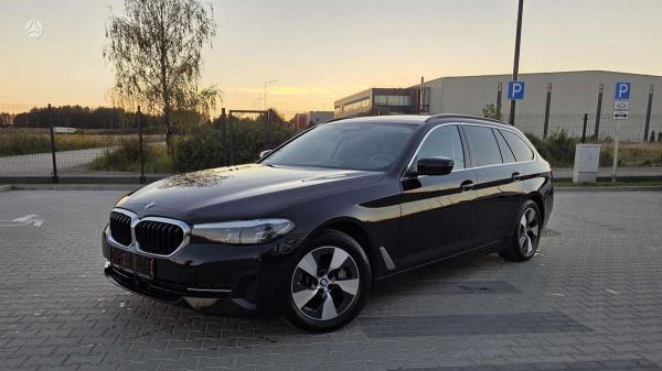 Black BMW 530 2023 in Kaunas, with an engine capacity of 2.00 L and mileage of 89 thousand km for 36600 €, photo 3 on AUTOMOTO.COM.LV