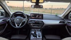 Black BMW 530 2023 in Kaunas, with an engine capacity of 2.00 L and mileage of 89 thousand km for 36600 €, photo 9 on AUTOMOTO.COM.LV