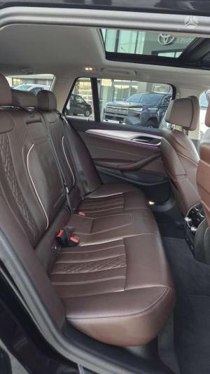 Black BMW 530 2023 in Kaunas, with an engine capacity of 2.00 L and mileage of 89 thousand km for 36600 €, photo 14 on AUTOMOTO.COM.LV