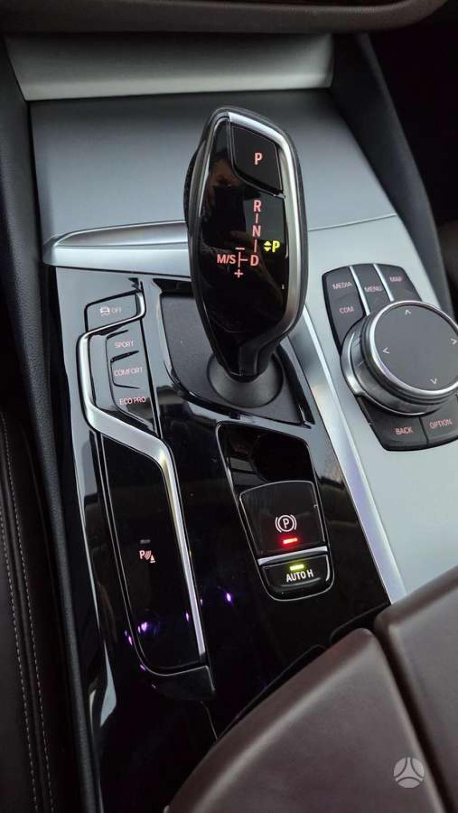 Black BMW 530 2023 in Kaunas, with an engine capacity of 2.00 L and mileage of 89 thousand km for 36600 €, photo 23 on AUTOMOTO.COM.LV