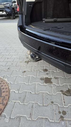 Black BMW 530 2023 in Kaunas, with an engine capacity of 2.00 L and mileage of 89 thousand km for 36600 €, photo 28 on AUTOMOTO.COM.LV