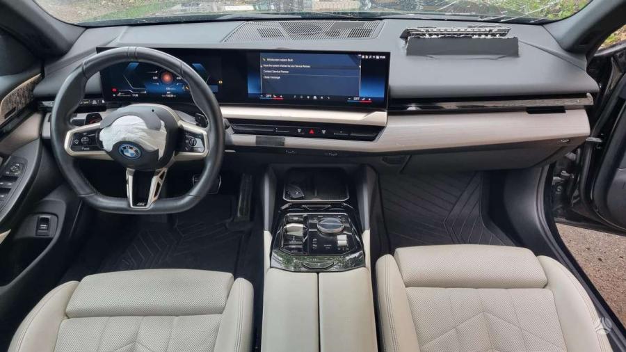 Black BMW 530 2024 in Siauliai, with an engine capacity of 2.00 L and mileage of 150 thousand km for 32000 €, photo 12 on AUTOMOTO.COM.LV