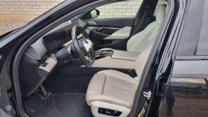 Black BMW 530 2024 in Siauliai, with an engine capacity of 2.00 L and mileage of 150 thousand km for 32000 €, photo 13 on AUTOMOTO.COM.LV