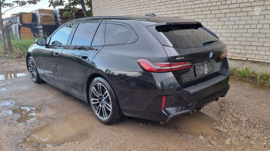 Black BMW 530 2024 in Siauliai, with an engine capacity of 2.00 L and mileage of 150 thousand km for 32000 €, photo 16 on AUTOMOTO.COM.LV