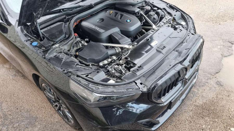 Black BMW 530 2024 in Siauliai, with an engine capacity of 2.00 L and mileage of 150 thousand km for 32000 €, photo 18 on AUTOMOTO.COM.LV