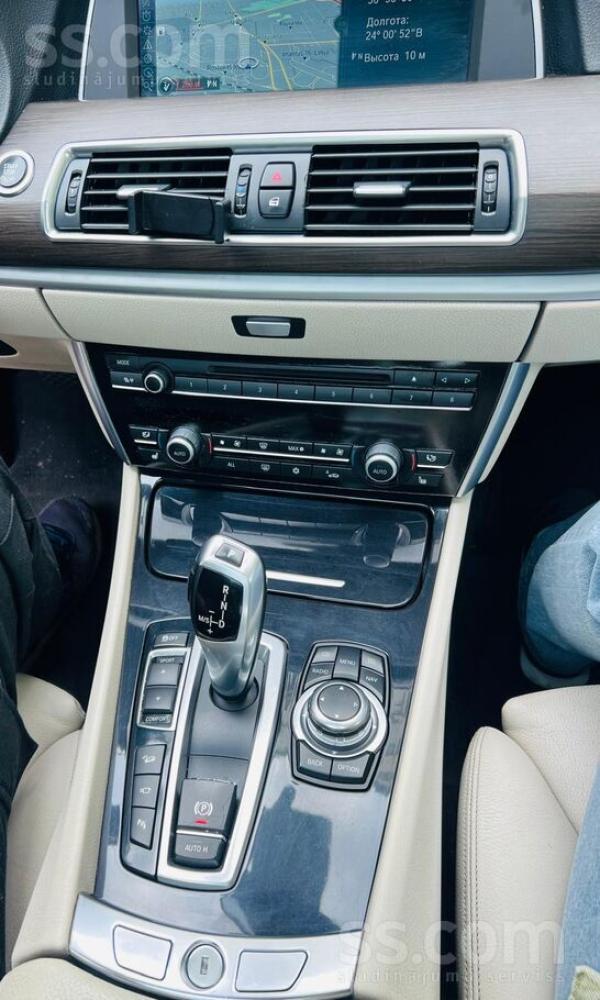 Blue BMW 530 2012 in Riga, with an engine capacity of 3.00 L and mileage of 390 thousand km for 8555 €, photo 8 on AUTOMOTO.COM.LV