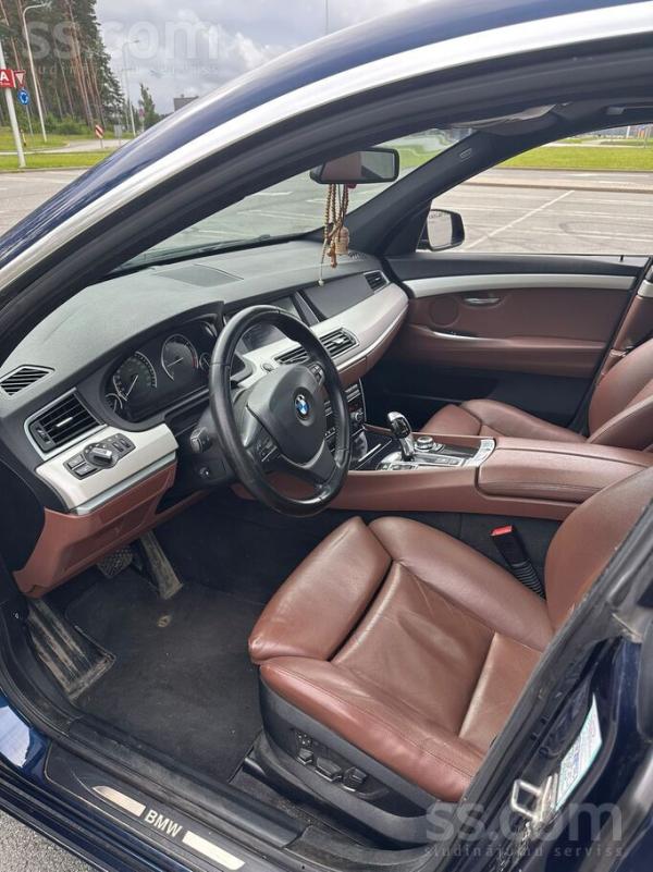 Blue BMW 530 2009 in Riga, with an engine capacity of 3.00 L and mileage of 358 thousand km for 9600 €, photo 9 on AUTOMOTO.COM.LV