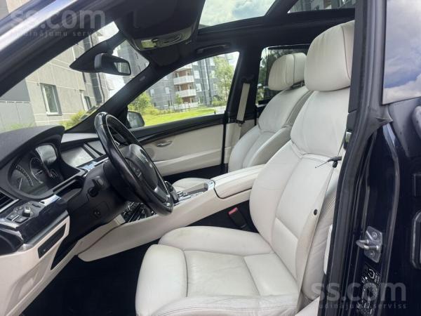 Blue BMW 530 2010 in Riga, with an engine capacity of 3.00 L and mileage of 296 thousand km for 9100 €, photo 8 on AUTOMOTO.COM.LV