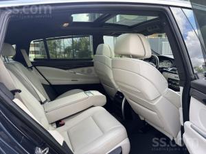 Blue BMW 530 2010 in Riga, with an engine capacity of 3.00 L and mileage of 296 thousand km for 9100 €, photo 11 on AUTOMOTO.COM.LV
