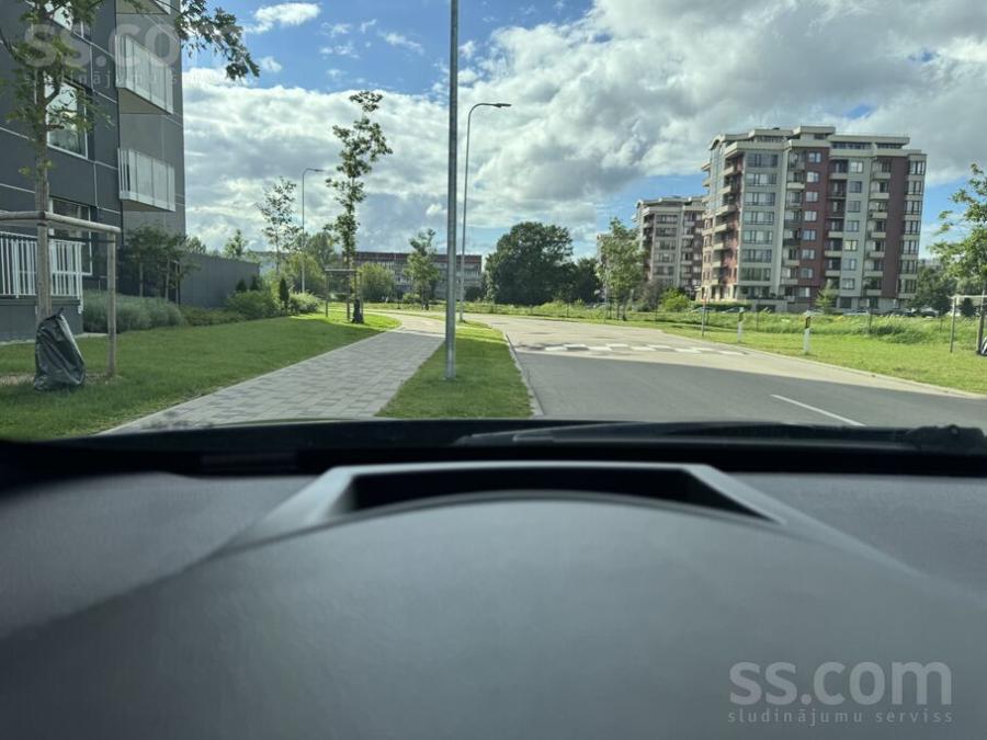 Blue BMW 530 2010 in Riga, with an engine capacity of 3.00 L and mileage of 296 thousand km for 9100 €, photo 18 on AUTOMOTO.COM.LV