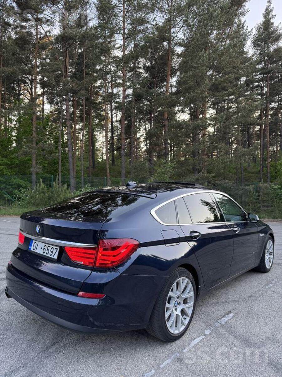 Blue BMW 530 2010 in Ventspils, with an engine capacity of 3.00 L and mileage of 318 thousand km for 8200 €, photo 3 on AUTOMOTO.COM.LV