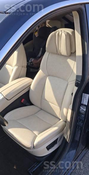 Blue BMW 530 2010 in Riga, with an engine capacity of 3.00 L and mileage of 212 thousand km for 11500 €, photo 16 on AUTOMOTO.COM.LV