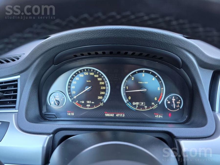 Blue BMW 530 2015 in Jurmala, with an engine capacity of 3.00 L and mileage of 189 thousand km for 18900 €, photo 11 on AUTOMOTO.COM.LV