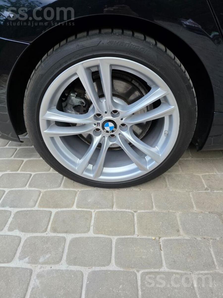 Blue BMW 530 2015 in Jurmala, with an engine capacity of 3.00 L and mileage of 189 thousand km for 18900 €, photo 17 on AUTOMOTO.COM.LV