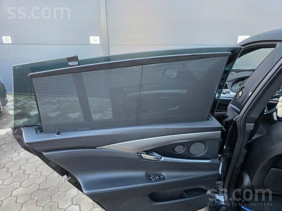 Blue BMW 530 2015 in Jurmala, with an engine capacity of 3.00 L and mileage of 189 thousand km for 18900 €, photo 21 on AUTOMOTO.COM.LV